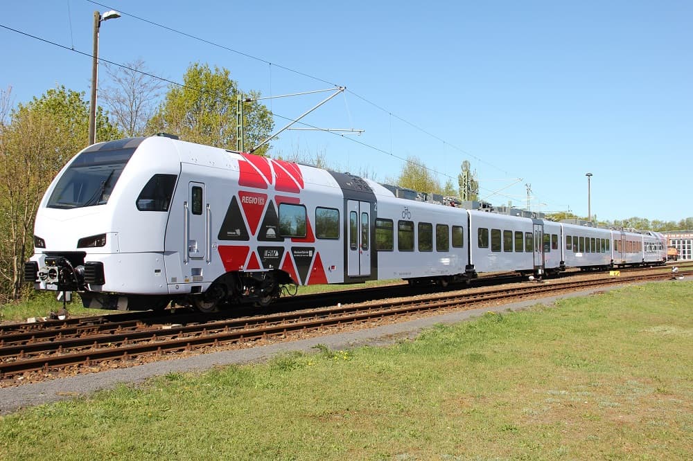 FLIRT train - Lightweight and flexible | Stadler