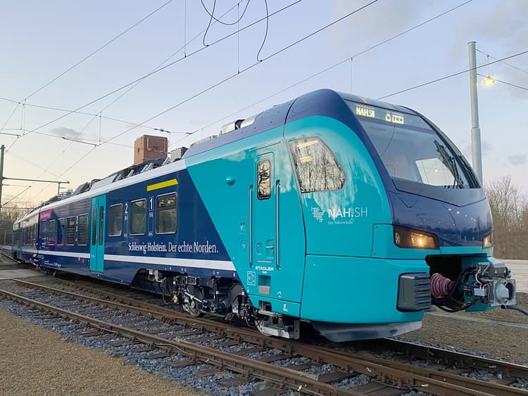 FLIRT train - Lightweight and flexible | Stadler