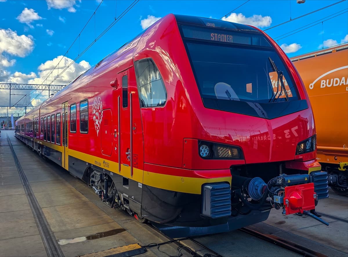 Premiere in Vienna: Stadler and ÖBB present new double-deck train for ...