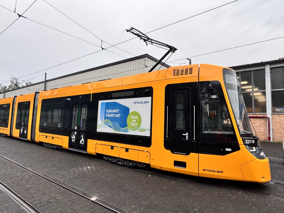 Premiere in Vienna: Stadler and ÖBB present new double-deck train for ...