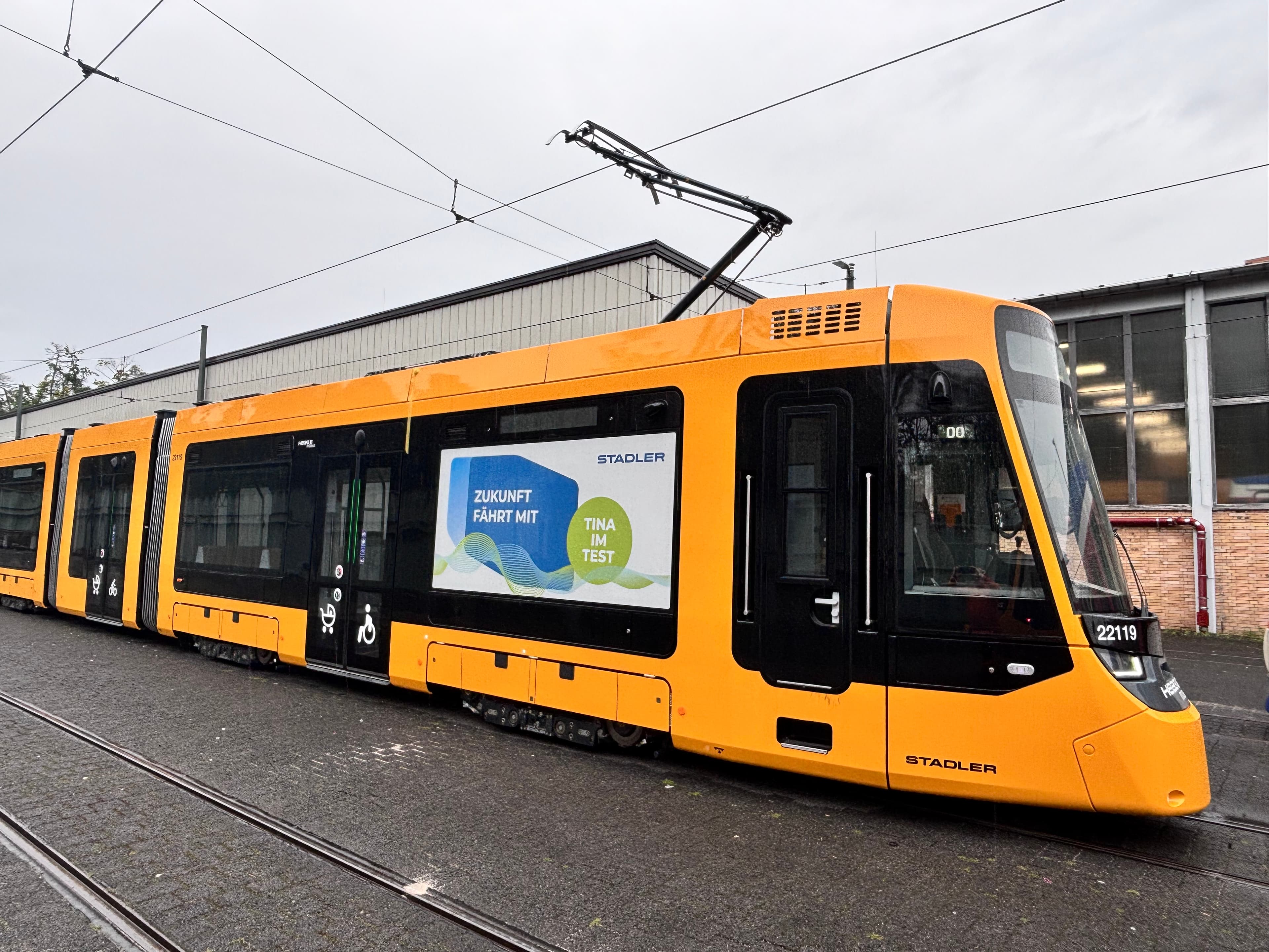 Premiere in Vienna: Stadler and ÖBB present new double-deck train for ...