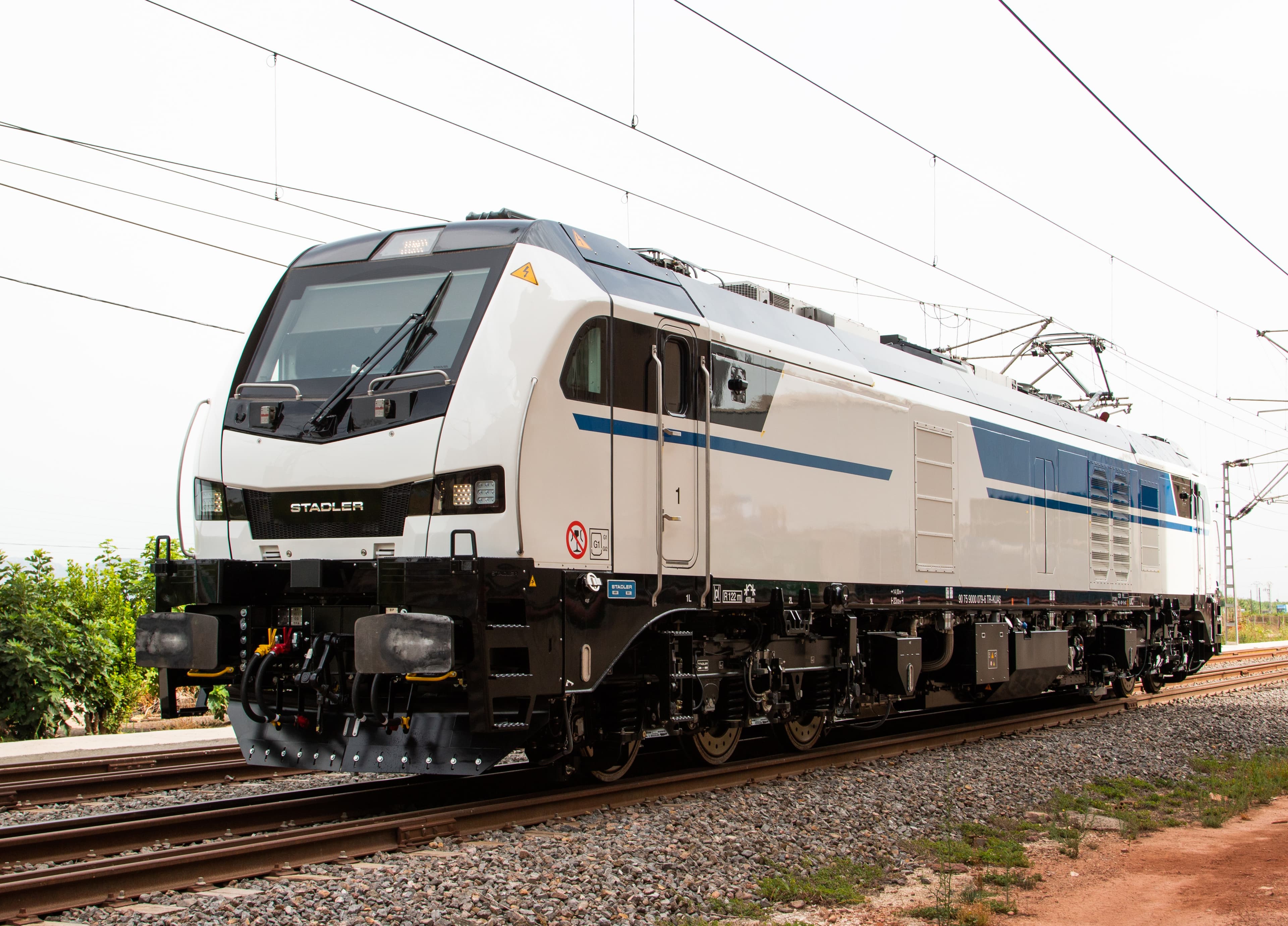 EURODUAL locomotive | Stadler
